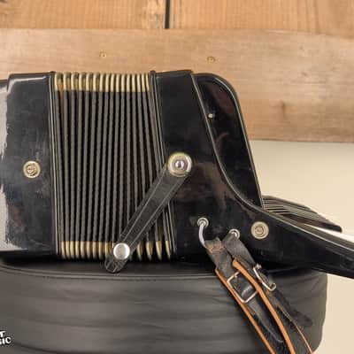 Artisan Royal Accordion, Black, 25/12, Hardshell Case - Used | Reverb