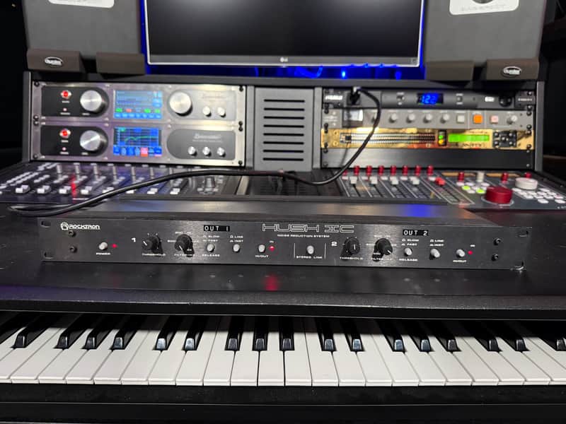 Rocktron Hush IIC Stereo Dynamic Noise Reduction | Reverb