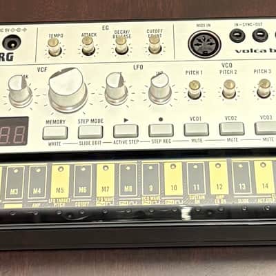 Korg Volca Bass Analog Bass Sequencer/Synthesizer 2013 - | Reverb