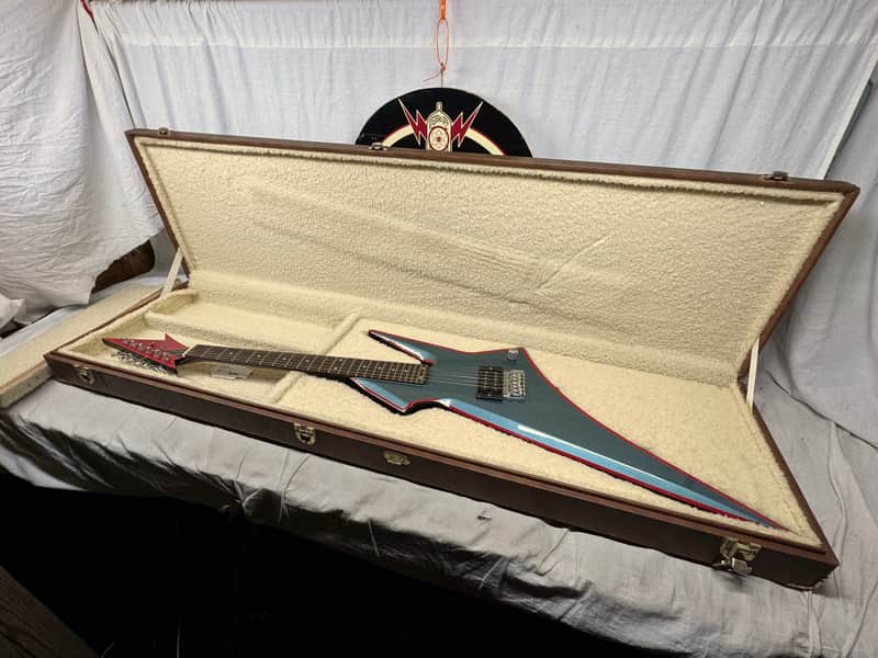 Hondo H-1 h1 Death Dagger deathdagger Guitar with Case | Reverb