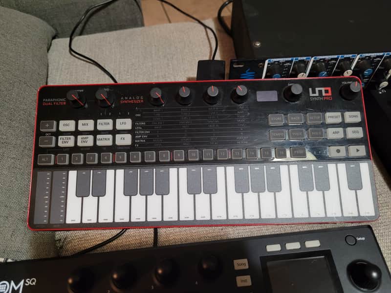 IK Multimedia IK Multimedia UNO Synth Pro Desktop 32-Key | Reverb
