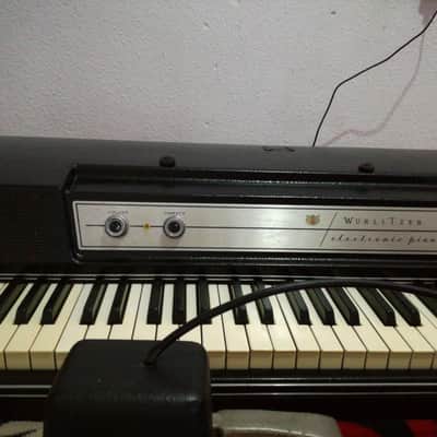Wurlitzer 200A 64-Key Electric Piano 1974 - 1983 - Black | Reverb