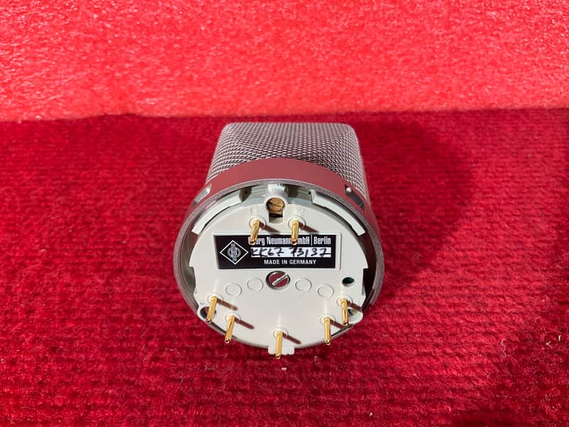 Neumann U67 microphone head set | Reverb