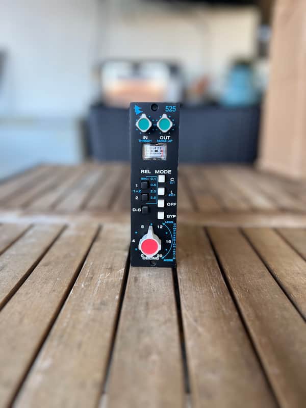 API 525 500 Series Compressor / Limiter | Reverb