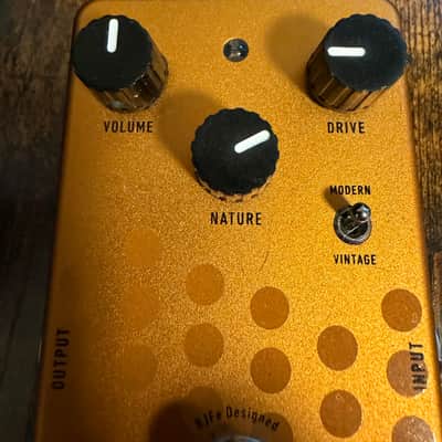 One Control Honey Bee Overdrive 2010s - Gold | Reverb