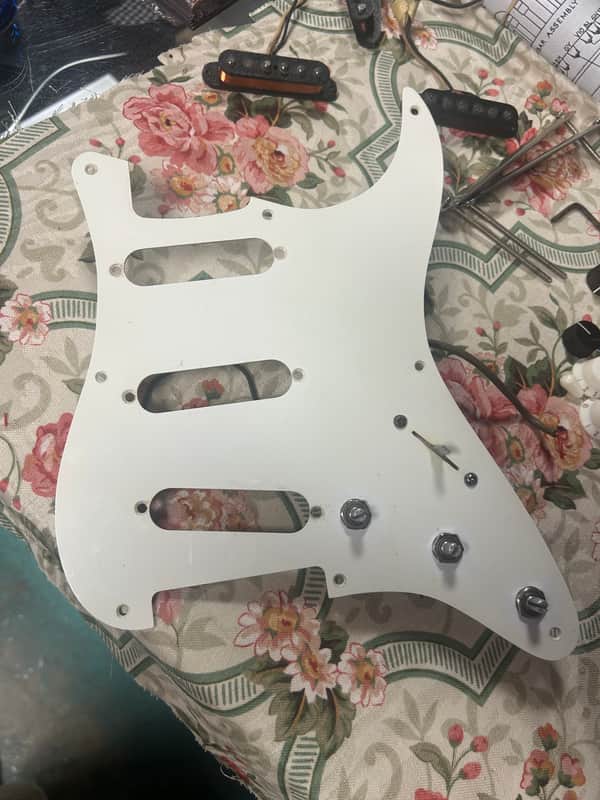 Fender 57 Reissue Pick Guard & Pots Switch Combo 1982 - White | Reverb