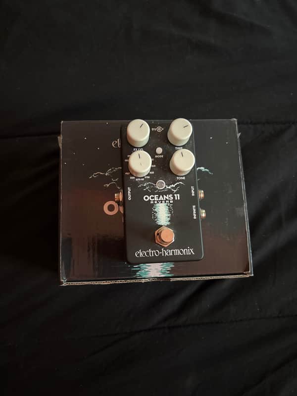 Electro-Harmonix Oceans 11 Reverb 2018 - Present - Black | Reverb