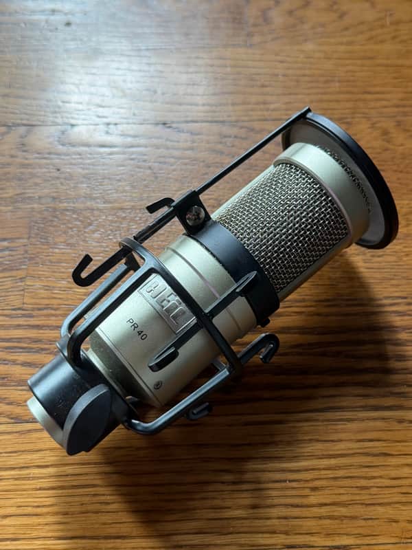 HEIL PR-40 Large Diaphragm Cardiod Microphone & Pop Filter | Reverb