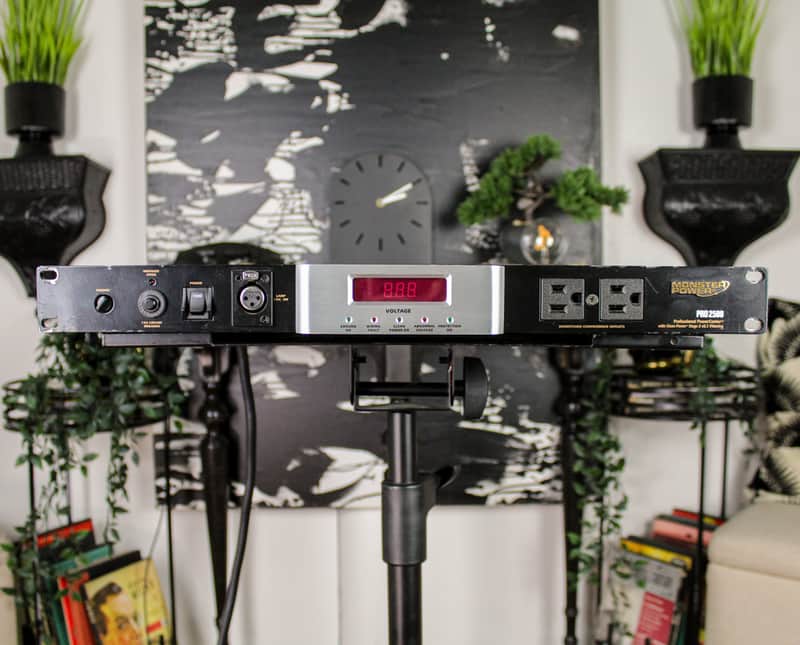 Preowned Monster Power Pro 2500 Power Conditioner | Reverb