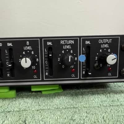 Rane SM82 Stereo Mixer 2000s - Paint | Reverb