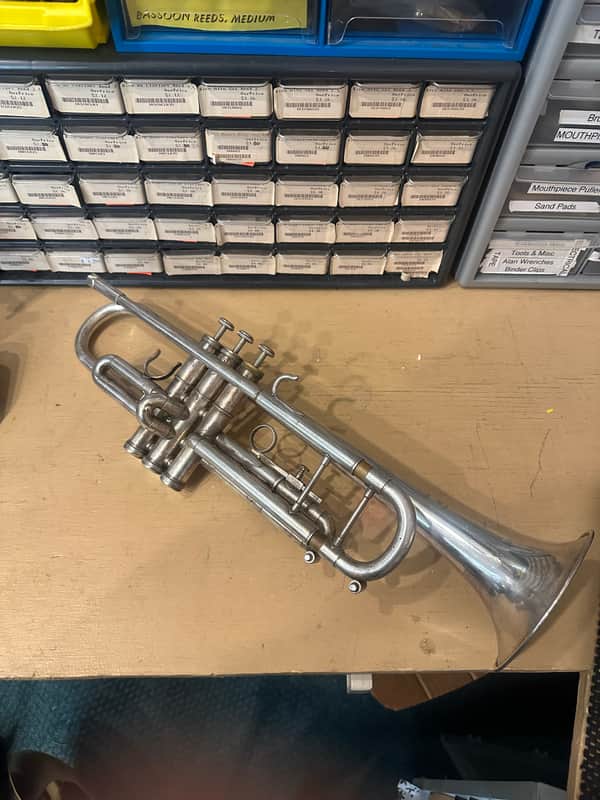 Getzen Eterna 700 II 2 Silver Trumpet: Used w/Straight Mute | Reverb