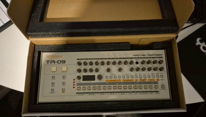 Roland TR-09 Rhythm Composer 2017 - Present - White | Reverb