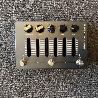 Darkglass Electronics Alpha Omega Photon Bass Distortion | Reverb