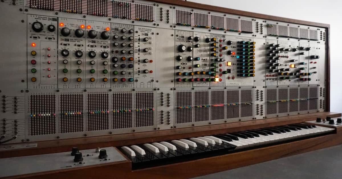 A Tribute to the ARP 2500, the Close Encounters Synth | Reverb News