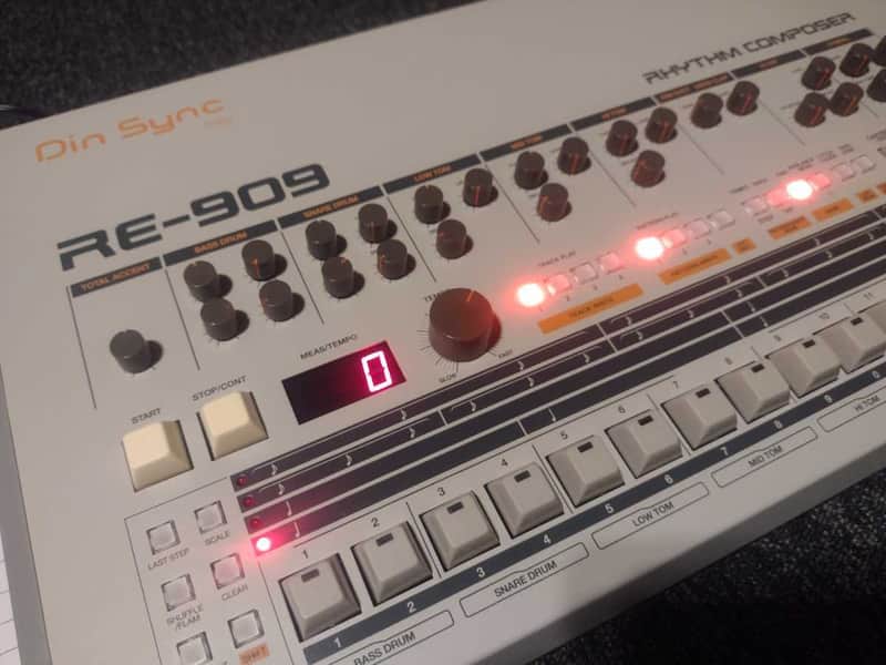 Dinsync RE-909 with mod kit | Reverb