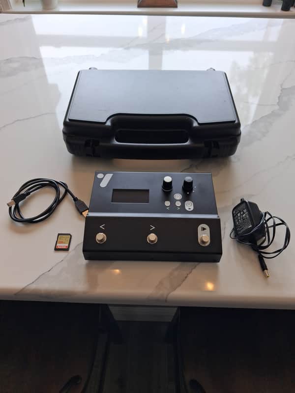 Idoru P-1 Backing Track Player | Reverb