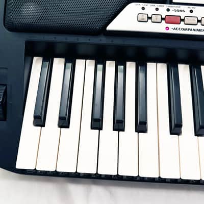 YAMAHA PSR-550 Synthesizer Arranger Workstation 61-Key | Reverb