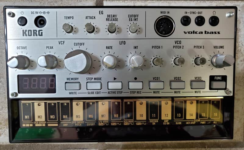 Korg Volca Bass Analog Bass Sequencer/Synthesizer 2013 - | Reverb