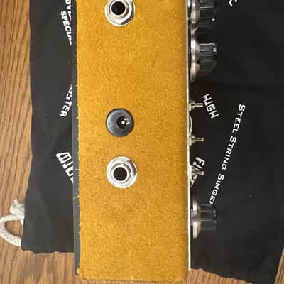 Honey Bee Amps Steel String Singer 2024 Gold suede | Reverb