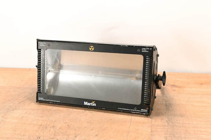Martin Lighting Atomic 3000 DMX High-Power Xenon Strobe Light | Reverb