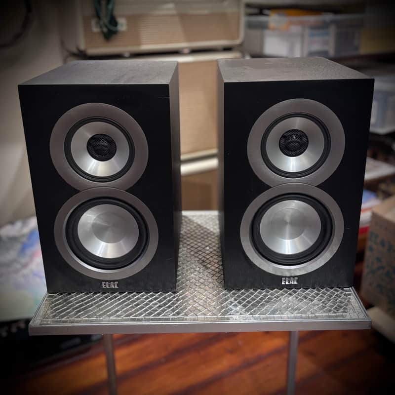 ELAC Uni-Fi UB5 3-Way Bookshelf Speakers by Andrew Jones - | Reverb