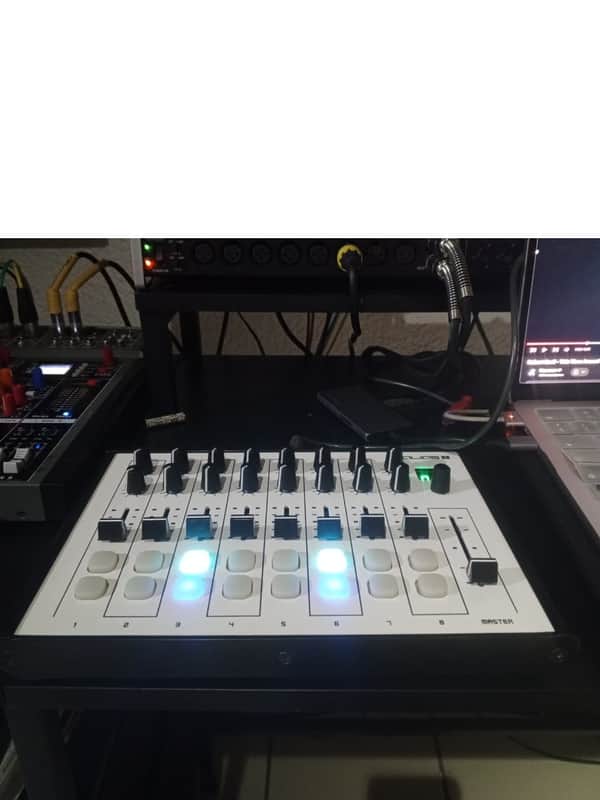 Livid Alias 8 - Controlador MIDI | Reverb