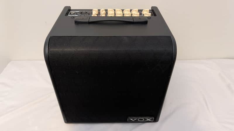 Vox AGA 70 Acoustic Guitar Amplifier with Mic Input / LOOK | Reverb