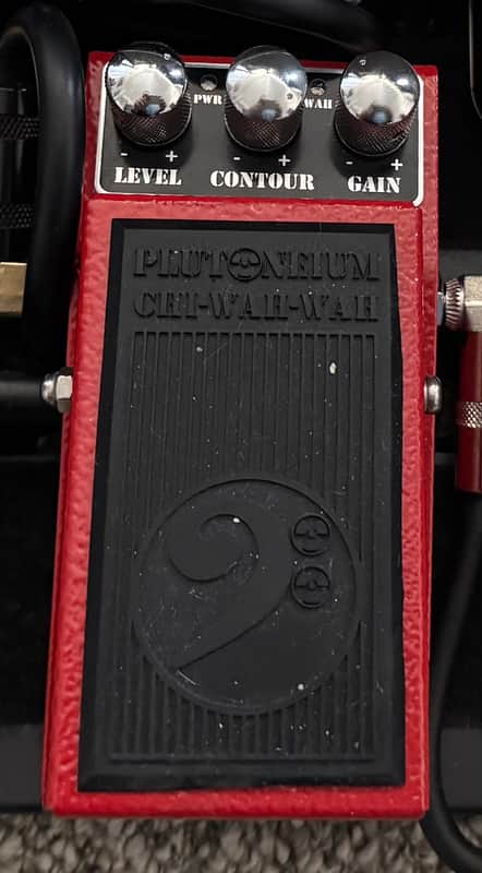 Plutoneium Chi-Wah-Wah Bass | Reverb