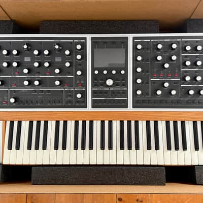Moog One 16-Voice Polyphonic Analog Synthesizer – Immaculate, | Reverb