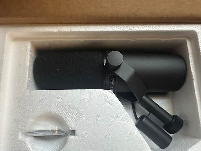 Shure SM7B Cardioid Dynamic Microphone - Black | Reverb