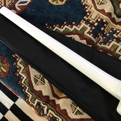 Steinberger XT2 White 4 String Headless Bass | Reverb The Netherlands