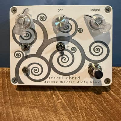 Spiral Electric FX Secret Chord Deluxe MosFET Boost - White | Reverb