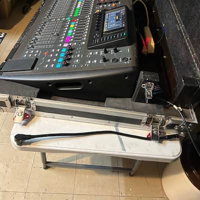 Behringer X32 40-Input 25-Bus Digital Mixing Console WITH | Reverb