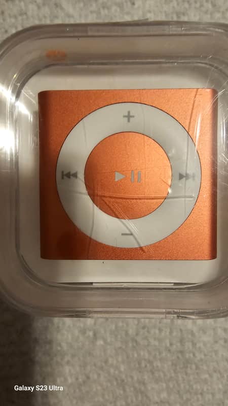 Apple A1373 [PD773LL/A] 2 GB iPod Shuffle in Original | Reverb