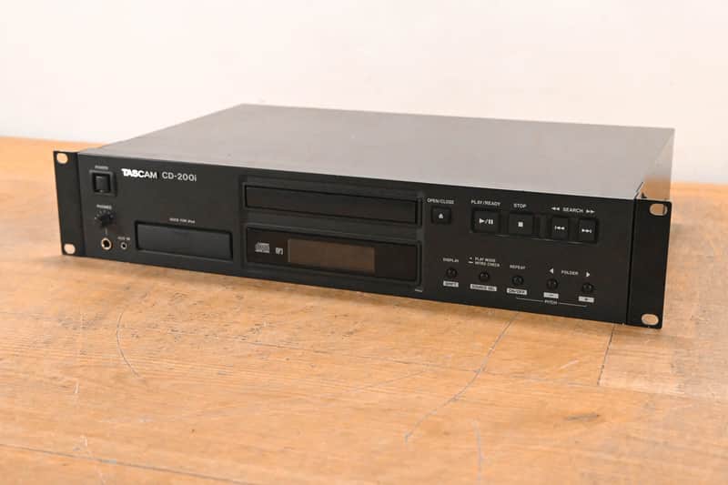 TASCAM CD-200i Rackmountable CD Player with iPod Dock CG01UL0 | Reverb