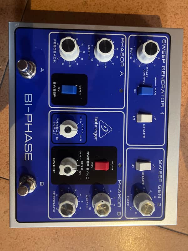 Behringer Dual-Phase 2022 - Blue / White | Reverb