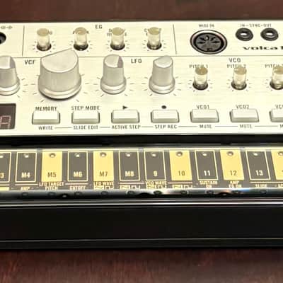 Korg Volca Bass Analog Bass Sequencer/Synthesizer 2013 - | Reverb