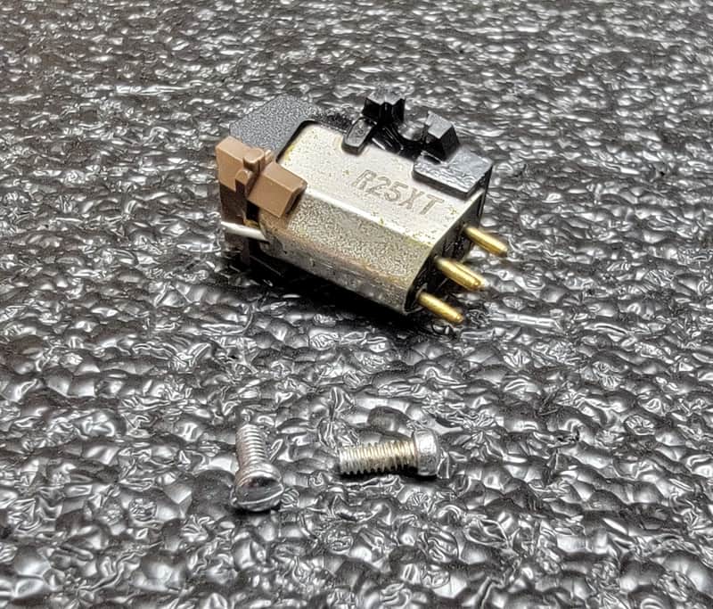 Shure Realistic R25XT Standard Mount Cartridge W/ Shure 3X | Reverb