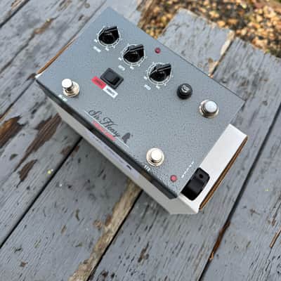 Tinsley Audio Sir Henry Vibe Univibe clone | Reverb