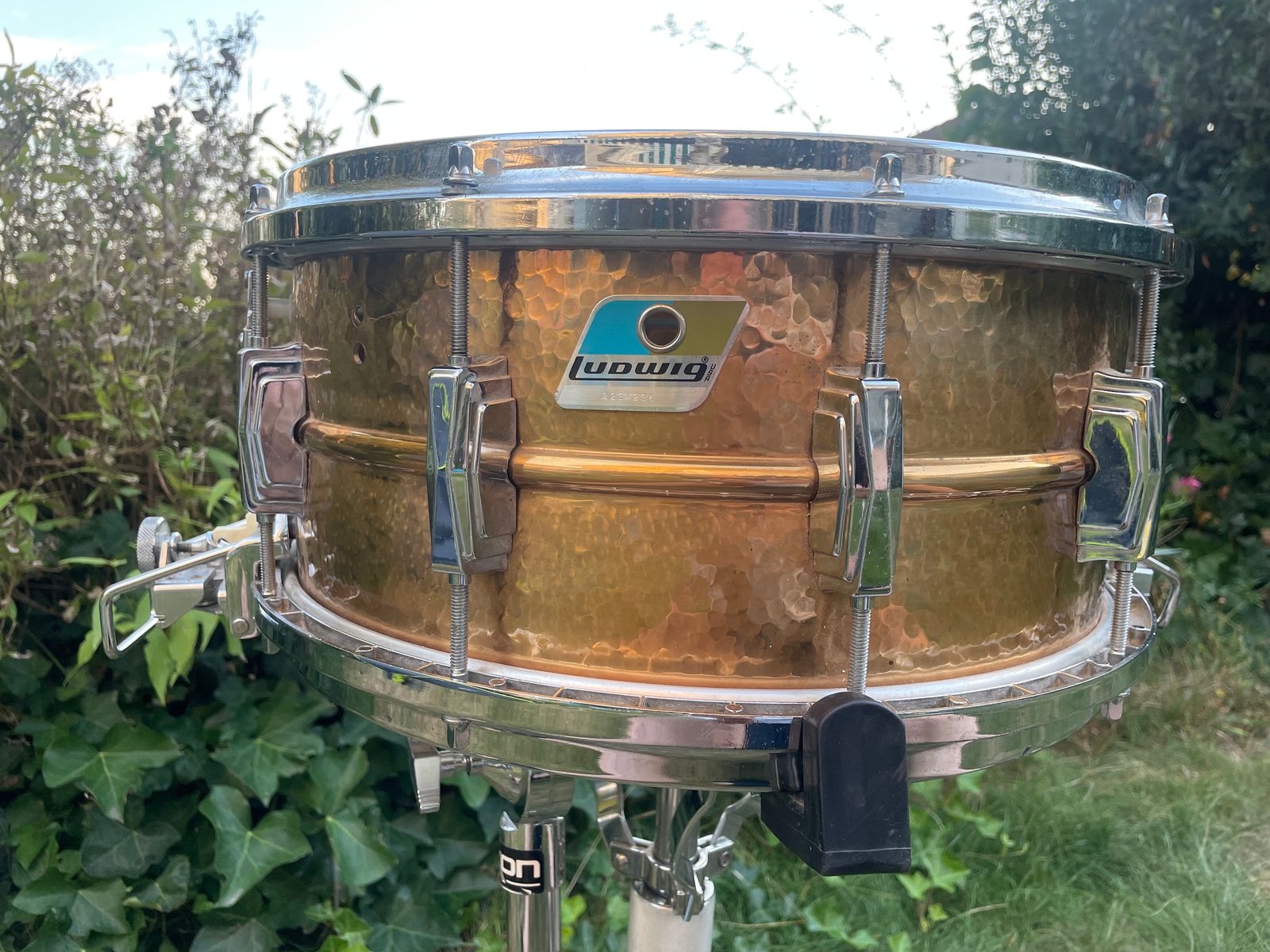 Ludwig No. 556K Hammered Bronze Super-Sensitive 6.5x14" | Reverb