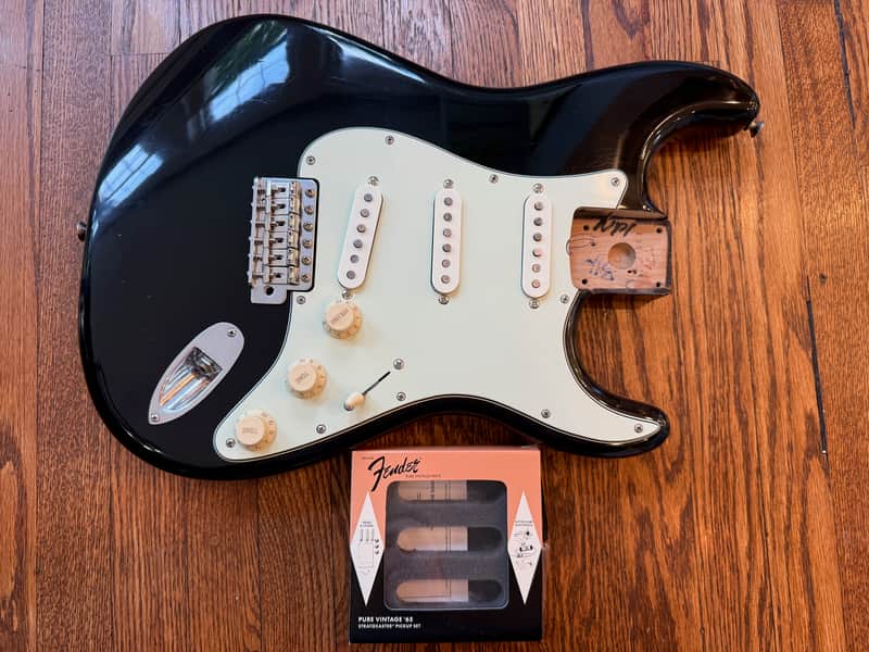 Fender Road Worn 60's Black Stratocaster Loaded Body Pure | Reverb