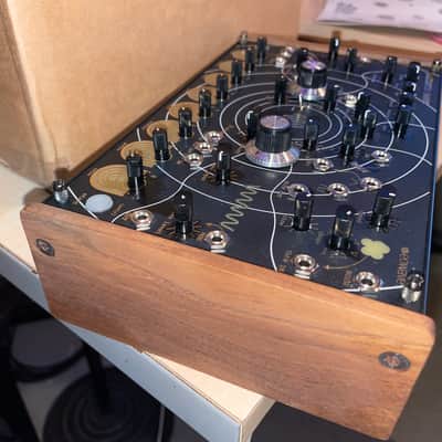 Eowave Quadrantid Swarm Desktop | Reverb