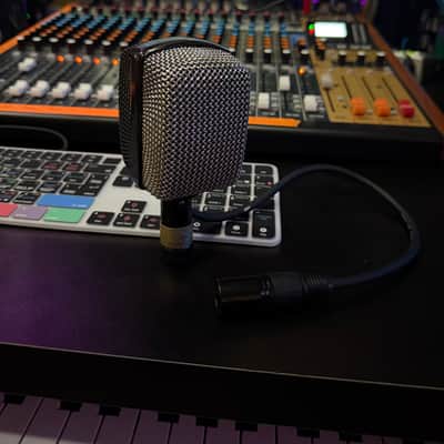 AKG D12 Cardioid Dynamic Microphone 1950s - 1960s - Silver / | Reverb