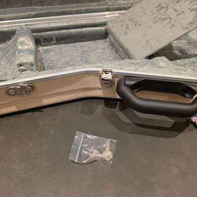 Hiscox Pro II guitar case for Gibson SG (Ivory / Silver | Reverb UK