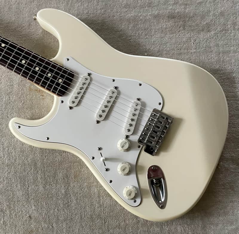 1997 Left Hand Squier Stratocaster Arctic White w Rosewood | Reverb UK