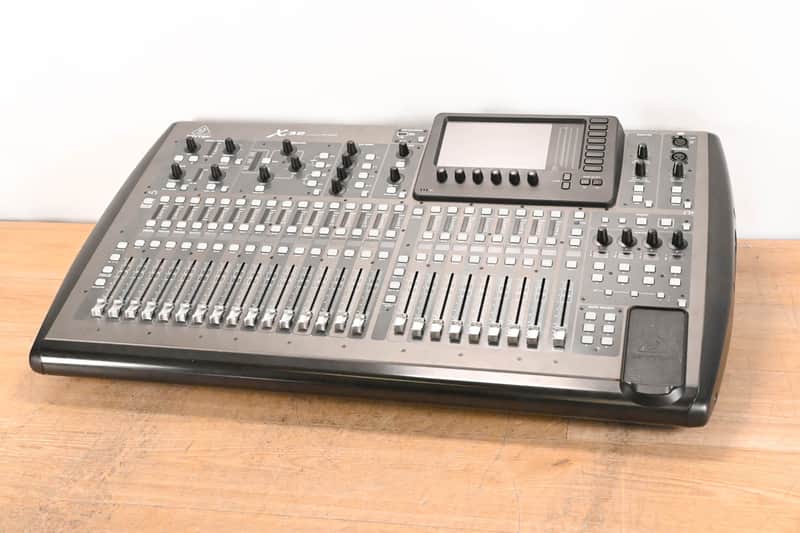 Behringer X32 40-Channel Digital Mixing Console CG01WLF | Reverb