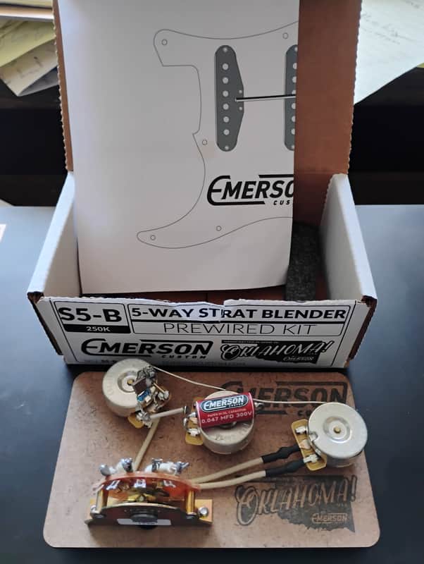 Emerson Stratocaster CUSTOM 5-Way Stratocaster Blender | Reverb Canada