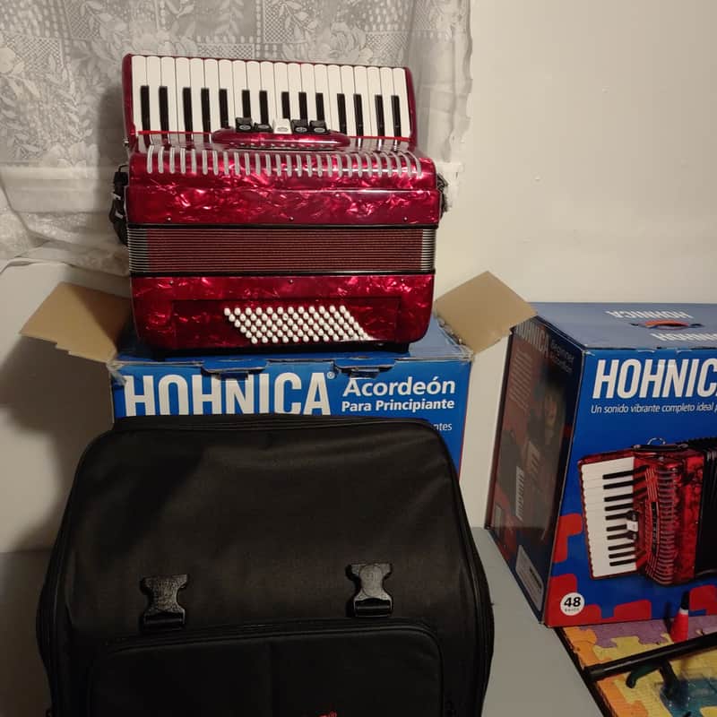 Hohnica 72 Bajos 34 TeclasHohnica. | Reverb