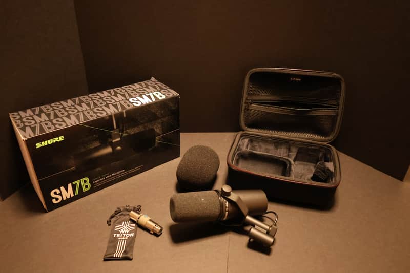 Shure SM7B Cardioid Dynamic Microphone 2001 - Present - Black | Reverb