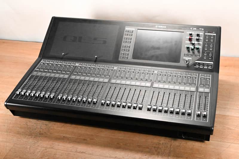 Yamaha QL5 64-Channel Digital Audio Mixing Console CG01VMU | Reverb